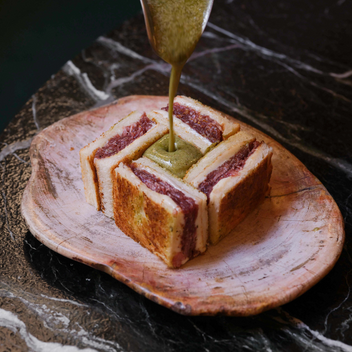 Specialized Store of Luxury Brands – SMETS